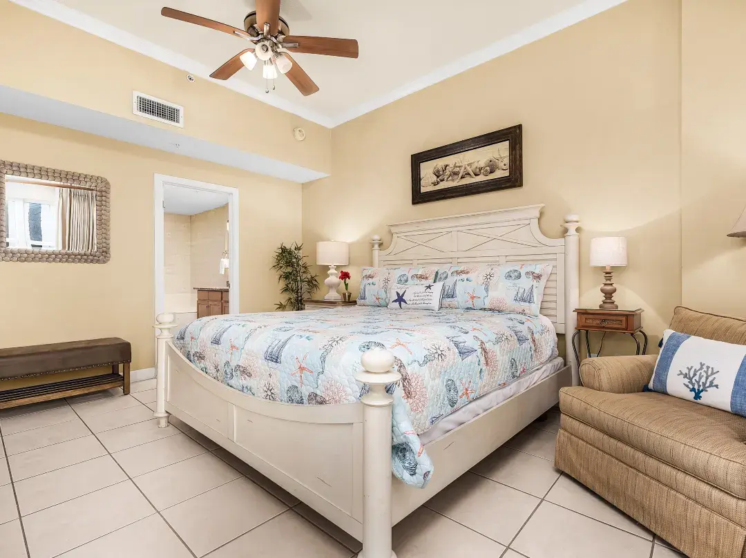 Private Patio And Pool Access - Charming Idyllic Retreat - Destin