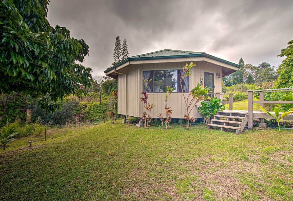 Hilo Couples Retreat ~ 6 Miles to Honoli'i Beach!, The Big Island ...