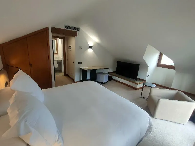 Hotel Ciudad De Cenicero - La Rioja, España