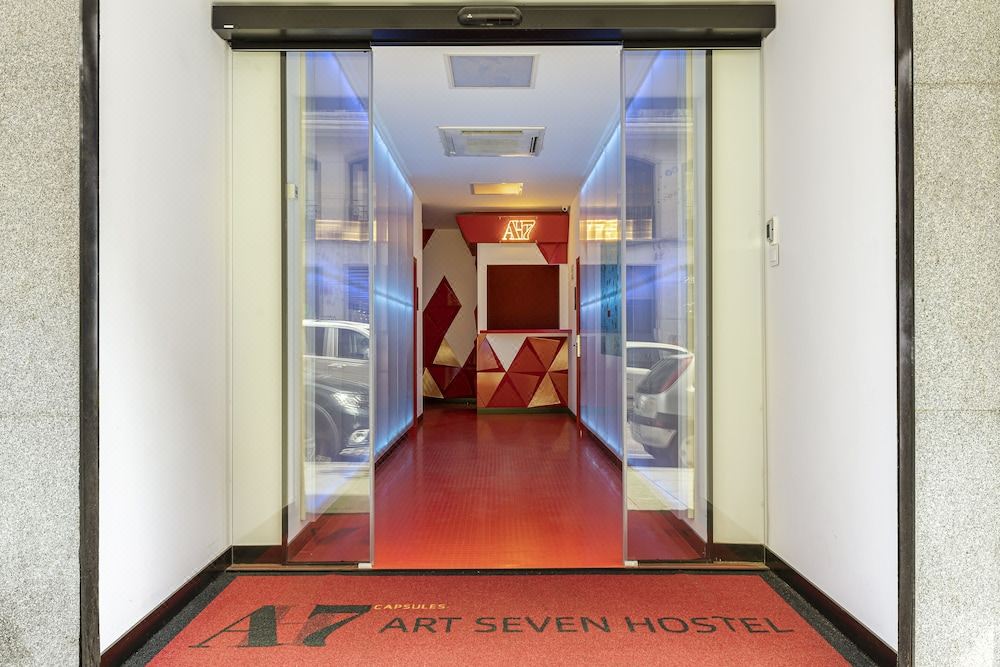 Art Seven Hostel Capsules - Madrid