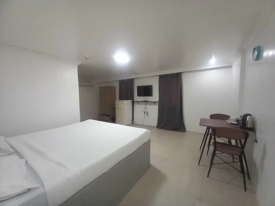 Oyo 1141 Healing Condo Hotel - Angeles