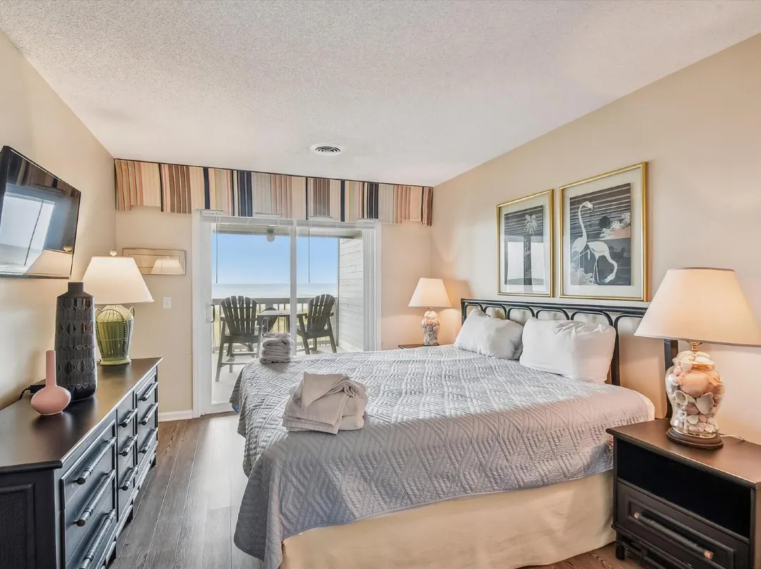 Oceanfront Access And Large Balcony - Inviting Coastal Haven - Sunset Beach, NC