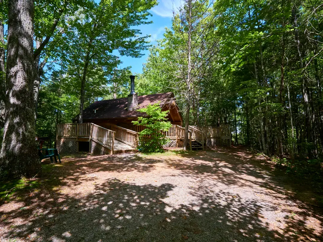 Romantic Forest Oasis - Hot Tub, Fireplace, Jacuzzi, Garden - Sevierville, TN