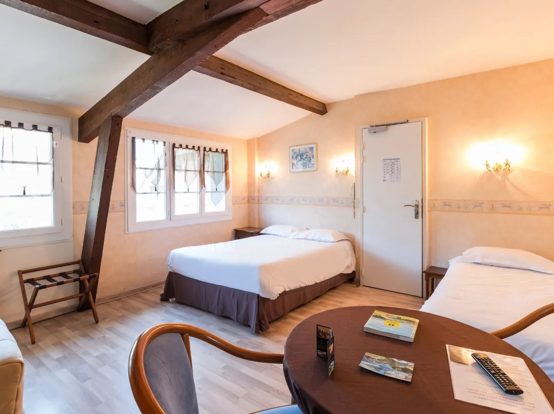 Logis Hôtel Les Cimes - Argelès-Gazost