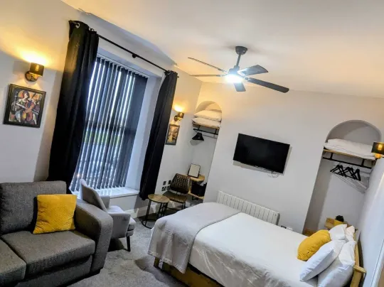 Hoopers Sandy Beach Guest Rooms - Swansea