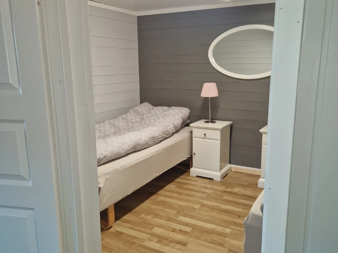 Cosy Living Room, Bedroom And Bathroom And Kitchen Area - Askøy