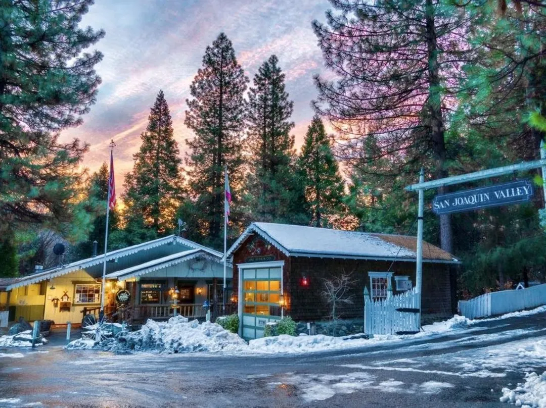 Narrow Gauge Inn - Fish Camp, CA