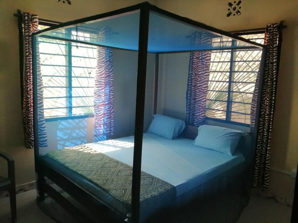 Diani Travelers Guest House - Diani Beach