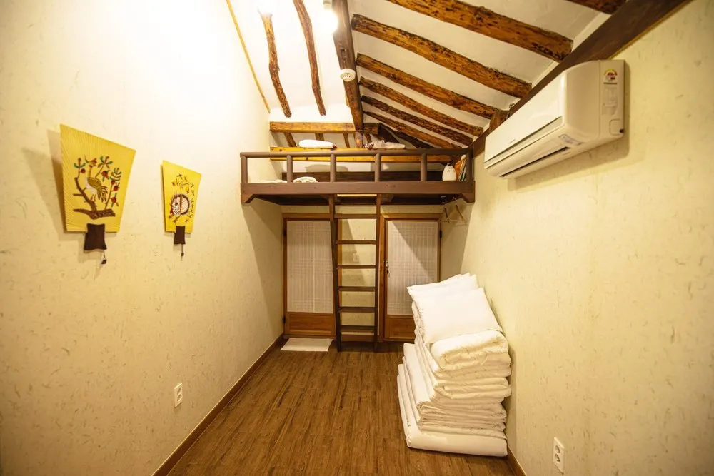 Jeonju Onggi Jonggi Hanok Stay - Jeonju-si