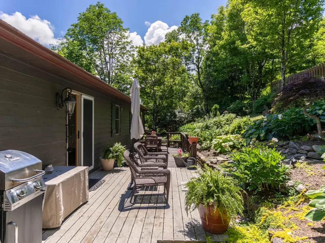 Relaxing Hot Tub And Manmade Waterfall - Stunning Mountain Haven - Boone
