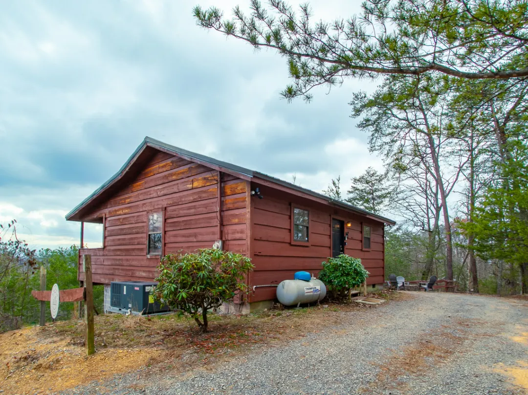 Beautiful Mountain View And Relaxing Hot Tub - Cozy Timber Retreat - Sevierville, TN