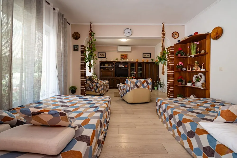 Say Close To Center And Beach 6 Kd - Novalja