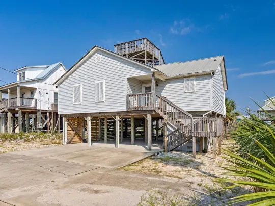 Canal Front Access And Spacious Living Areas - Beautiful Coastal Haven - Dauphin Island, AL