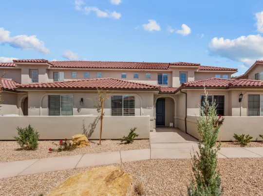 Community Pool, Fire Pit And Game Fun - Gorgeous Family Retreat - Washington, UT