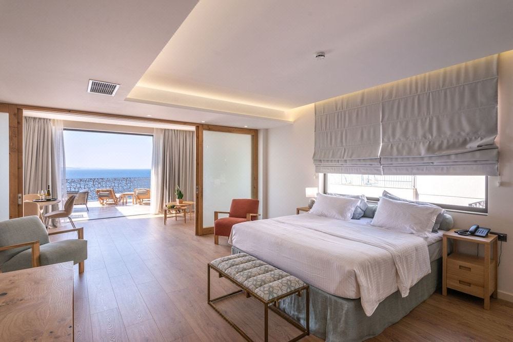Glow Boutique Hotel & Suites - Sarandë