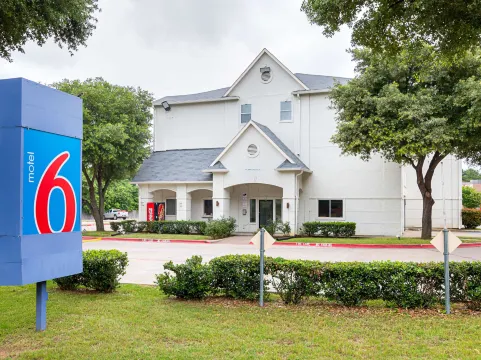 Motel 6 Grand Prairie, Tx - Near Six Flags Drive