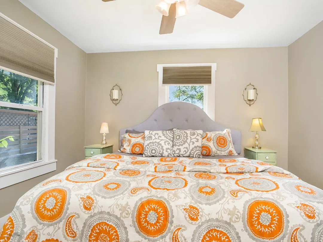 Charming Retreat - Hot Tub, Kitchen, Air Conditioning - 프레더릭스버그