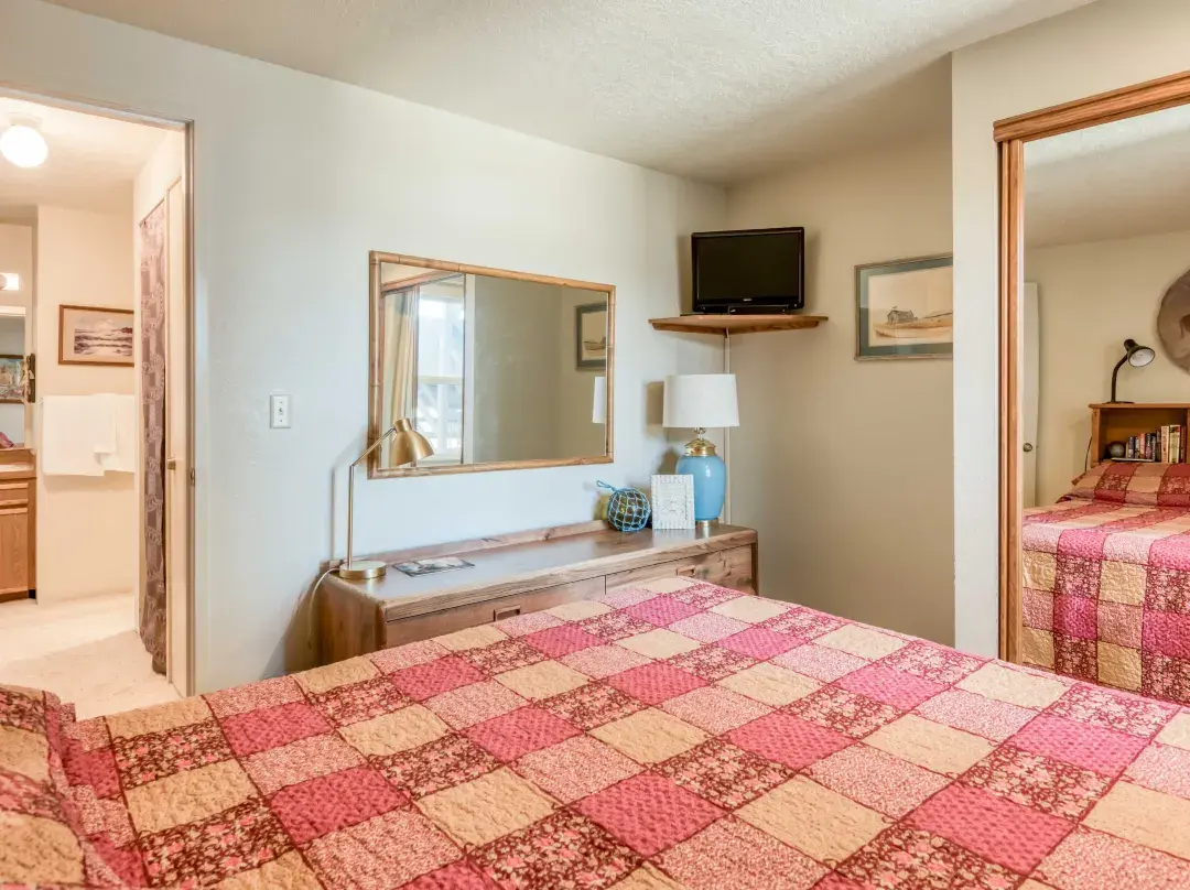 Breathtaking Bay Views And Cozy Fireplace - Stunning Coastal Escape - Lincoln City, OR