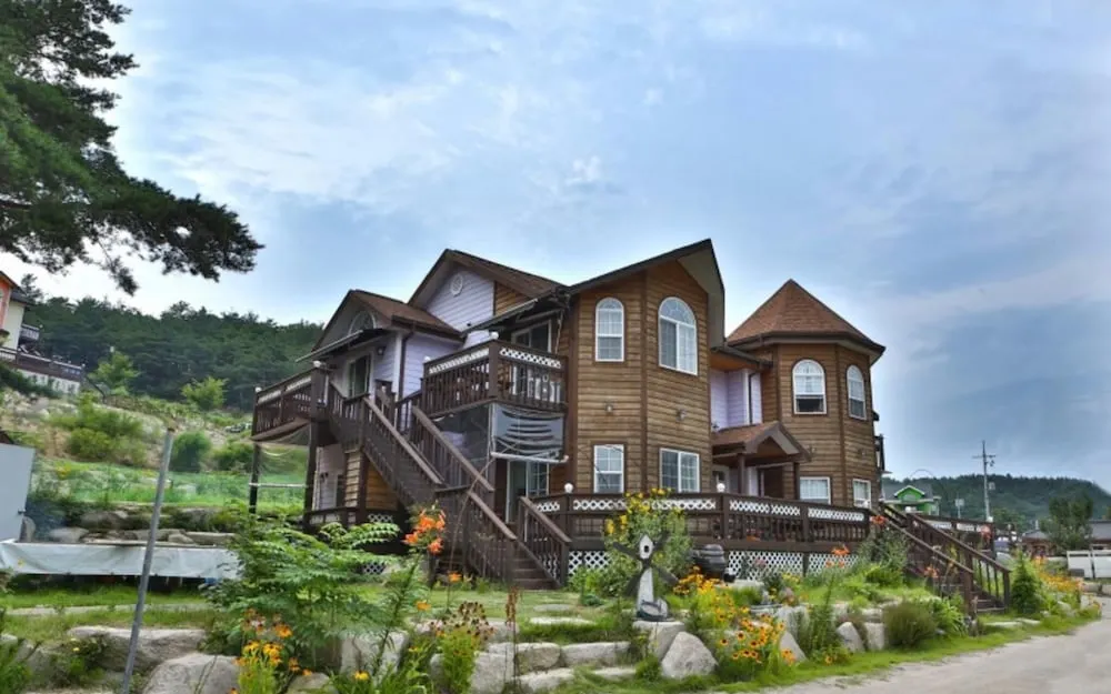 Gyeongju Tenderness Pension - Gyeongju-si