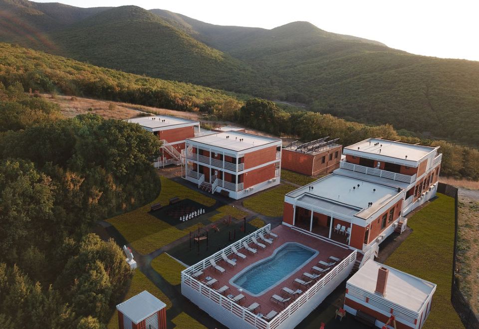 Loza Hutor Guest House, Sukko - 2026 Prices & Reviews | Trip.com
