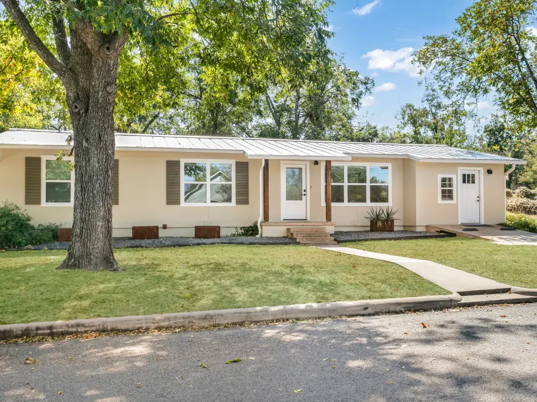 Private Hot Tub, Grill And Fire Pit Delight - Charming Retreat - Fredericksburg, TX