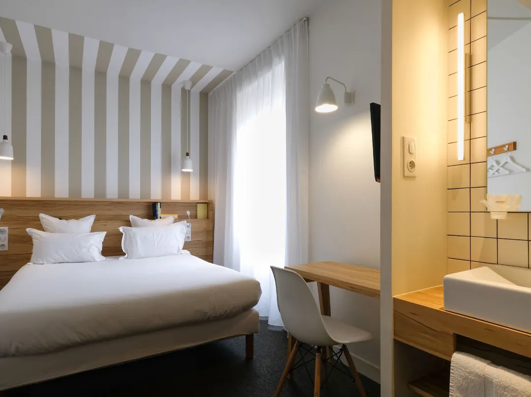 Hôtel Et Apparts Marin - Laval, France