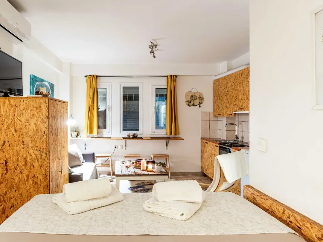 Charming Downtown Retreat With Parking Spot - Kalamata