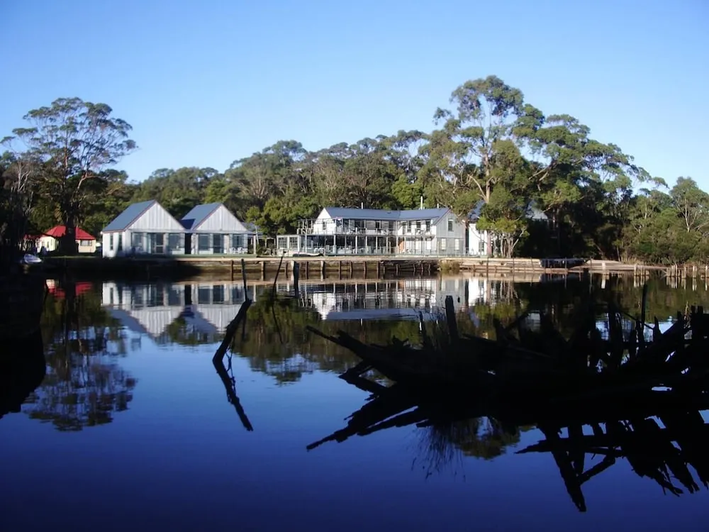 Risby Cove Boutique Hotel - Strahan