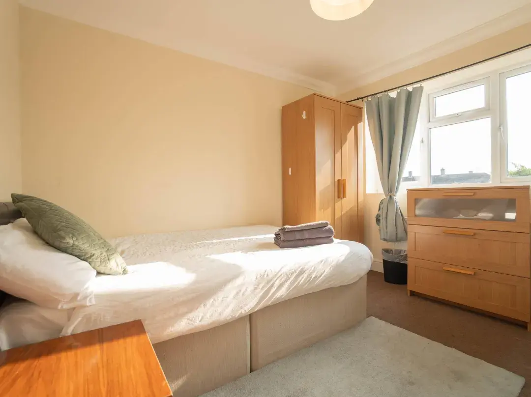 Free Parking 7 Beds Contractor & Large Groups - Reading