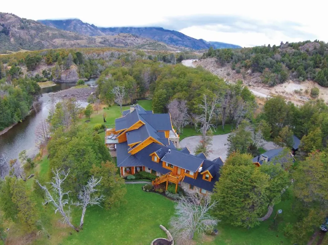 Rio Hermoso Hotel De Montaña - Neuquen