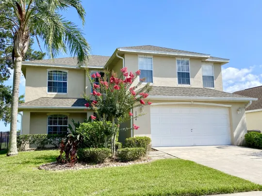South Facing Pool And Lake Views - Charming Oasis - St. Cloud, FL