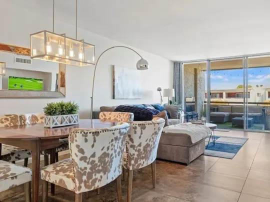 Relax By Community Pool And Enjoy Open Living Space - Charming Oasis - Scottsdale, AZ