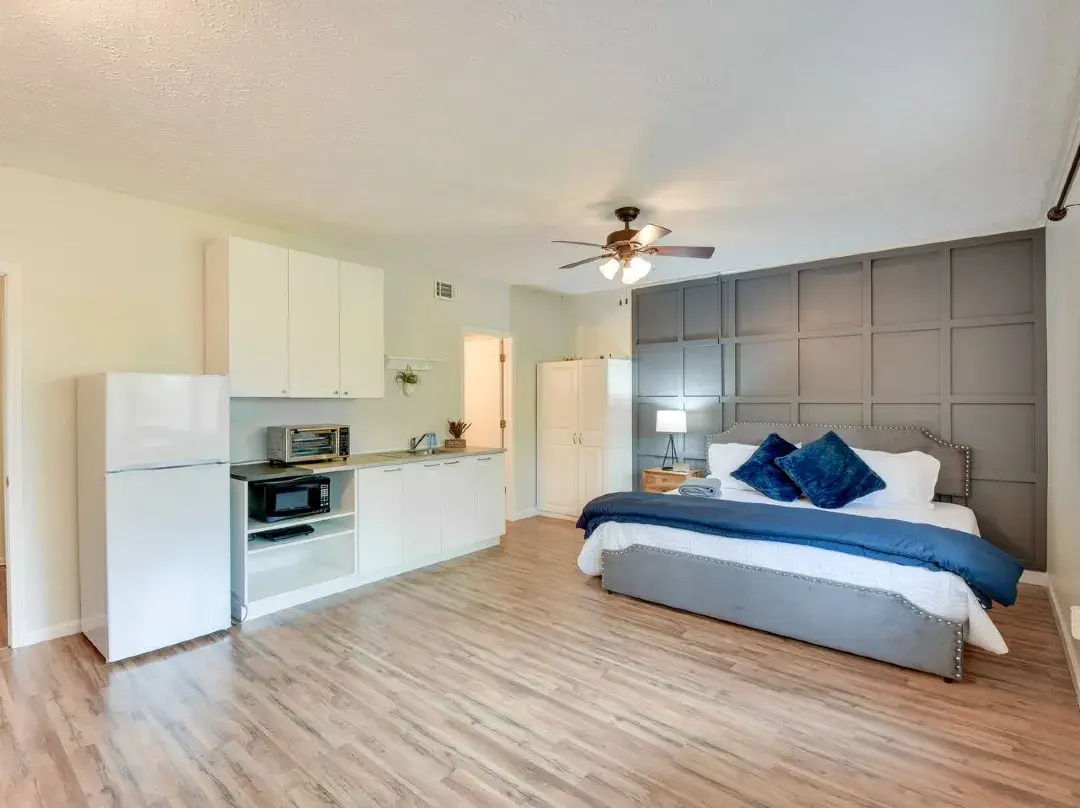 Hot Tub, River Access, And Walkable Location - Charming Retreat - Helen, GA