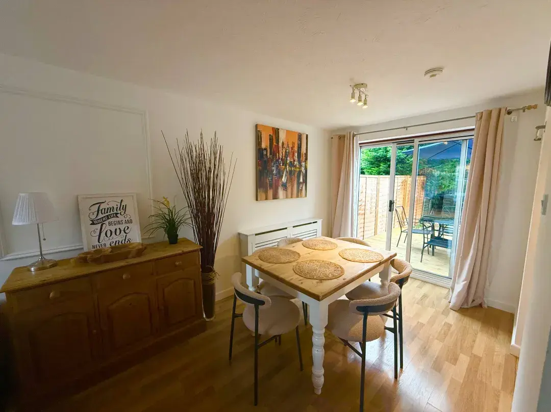 Near Tower Bridge 3 Bedroom House With Parking - Londres