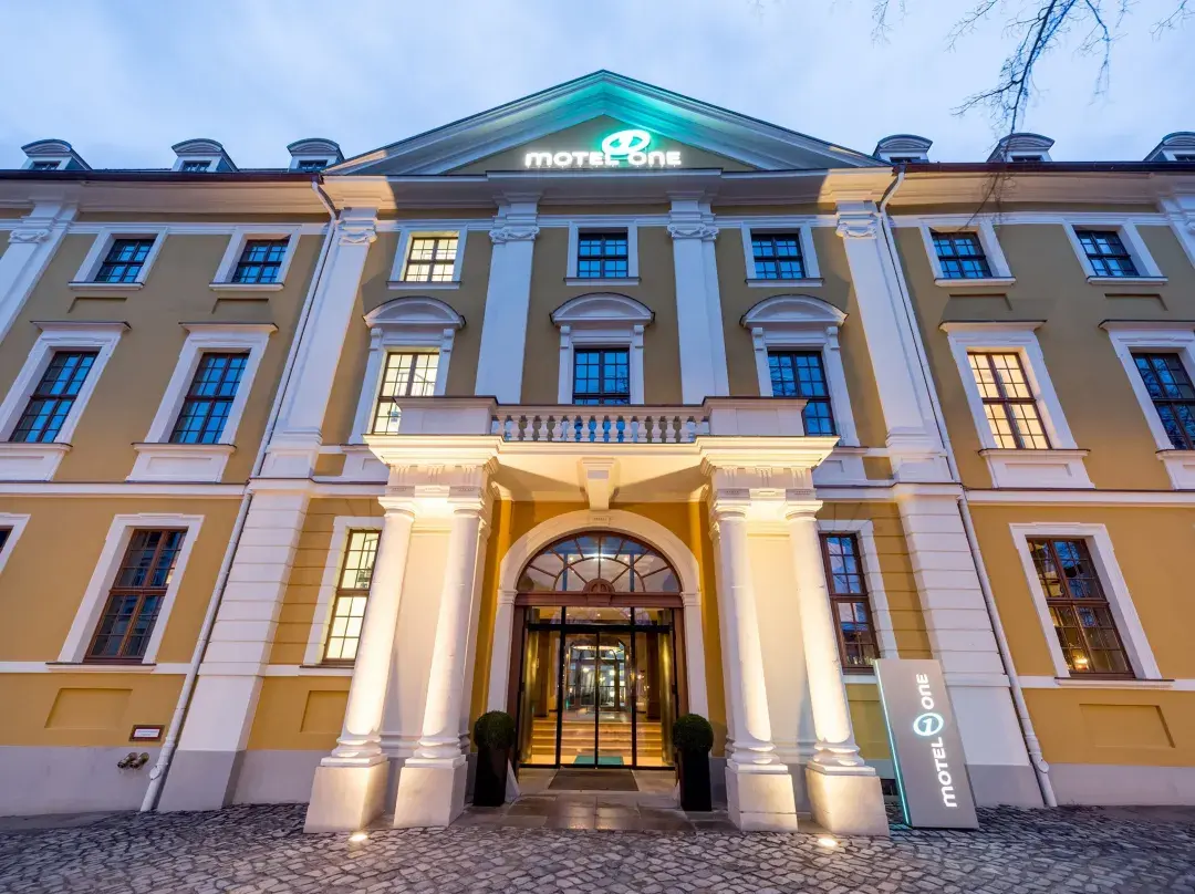 Motel One Magdeburg - Magdeburg
