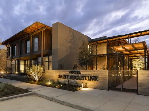 Hotel Saint Augustine - Houston, TX