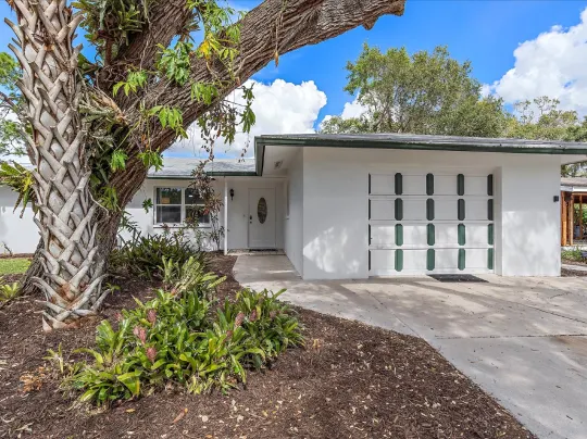 Heated Pool And Stylish Patio - Exquisite Coastal Oasis - Sarasota, FL