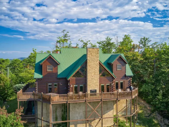 Majestic Mountain Views And Gourmet Kitchen - Luxurious Log Haven - Wears Valley