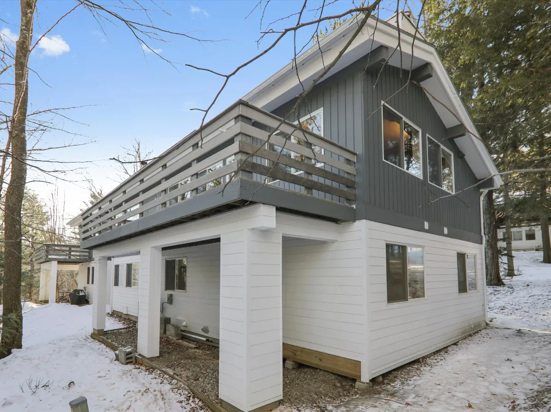 Ski-in Access And Community Pool - Charming Slopeside Retreat - Morristown, VT