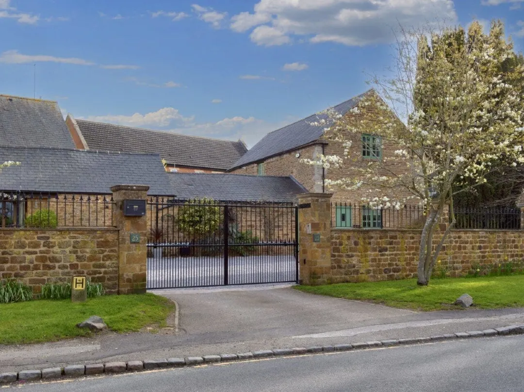 The Old Stables - Northampton
