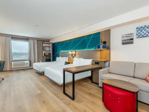 Comfort Inn & Suites - Ontario