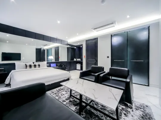 Ulsan Samsan Amare Hotel - Gyeongsangbuk-do