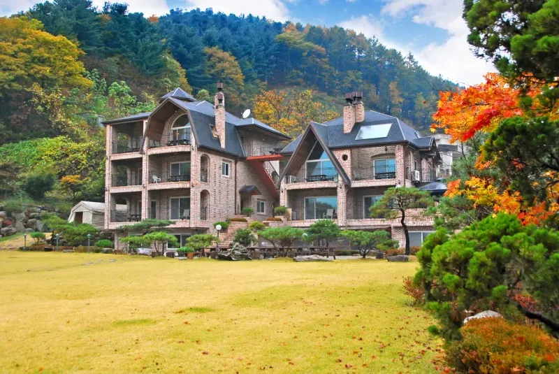 Gapyeong Castle Lake Pension - Icheon-si