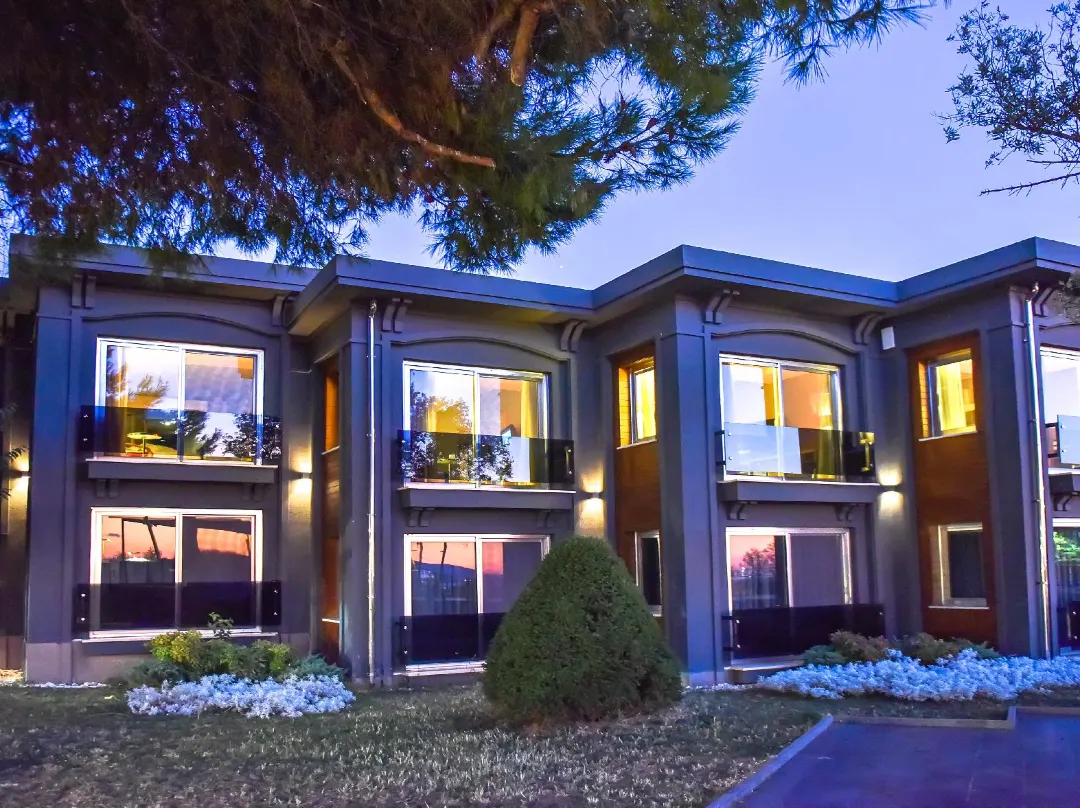 Denizatı Plus Hotel - 比於卡達