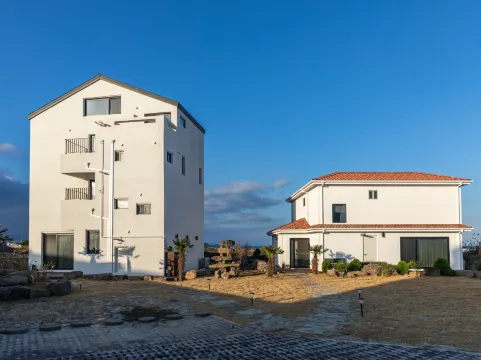 Stay Jongei Wa Namu - Jeju-si