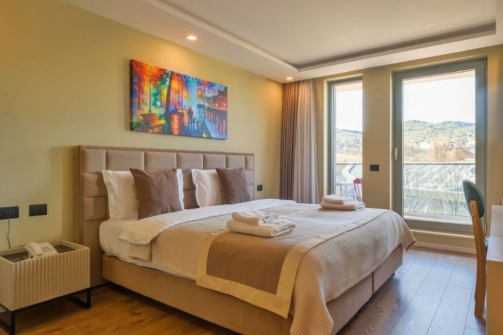 Royal East Resort - Tirana
