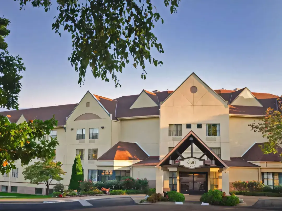The Branson Hillside Hotel - Branson West