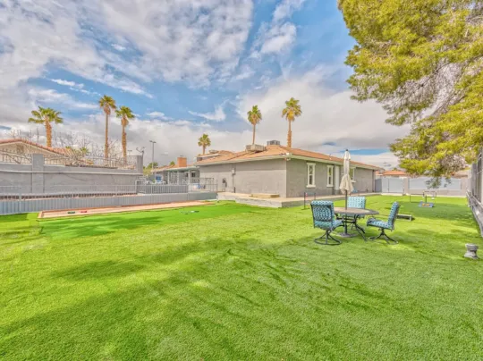 Private Bowling Alley And Basketball Courts - Luxury Haven - Las Vegas, NV