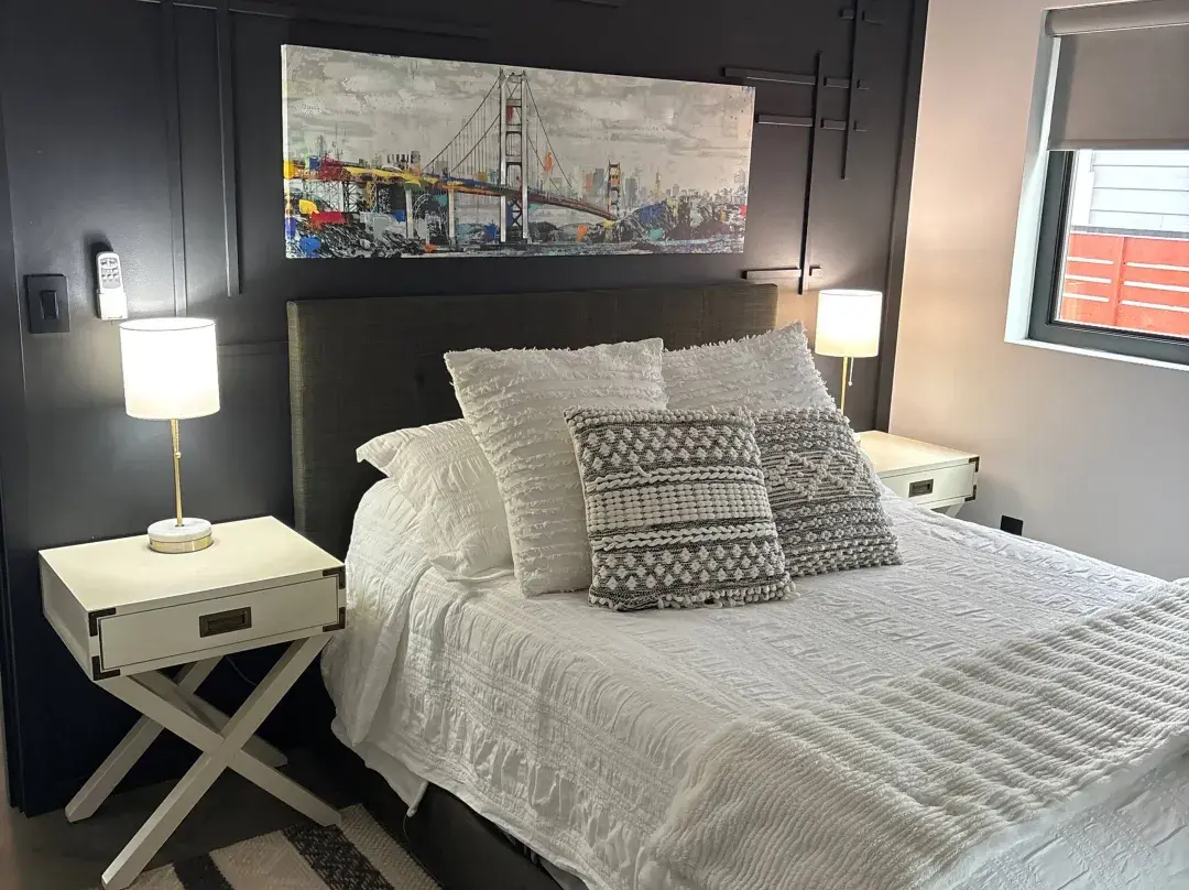Vue Exclusive Sur La Suite Moderne - Kamloops
