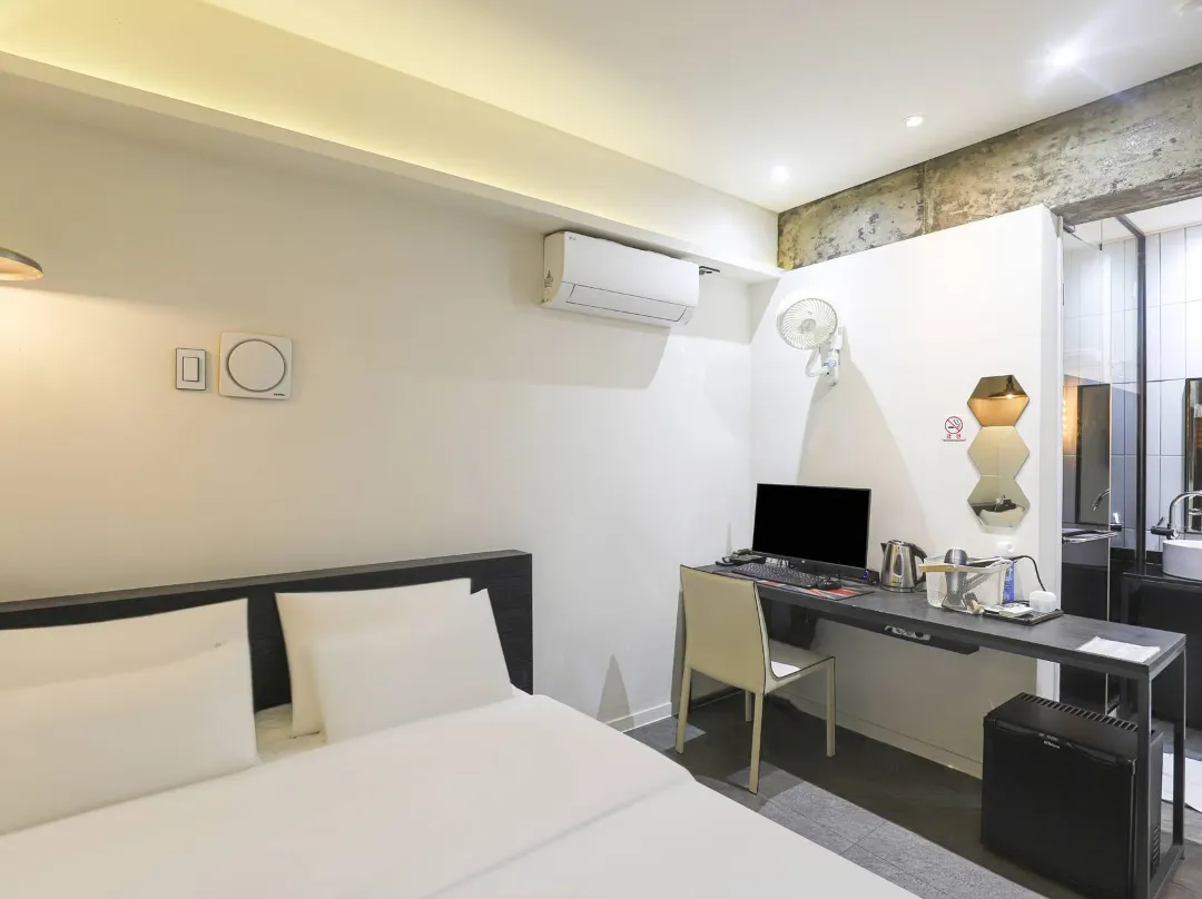 Cheongju Hotel Merci - Daejeon